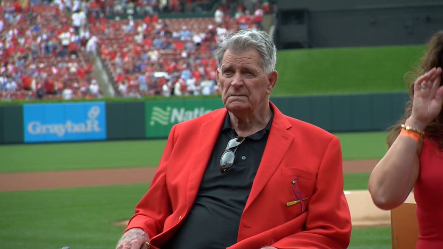 Cardinals honor legendary broadcaster Mike Shannon | 10/03/2021 | Los ...