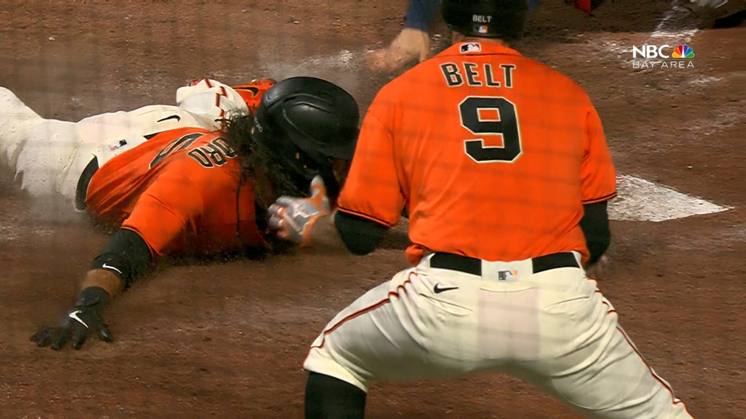Gausman knocks a walk-off sacrifice fly in the 11th | 09/17/2021 | MLB.com