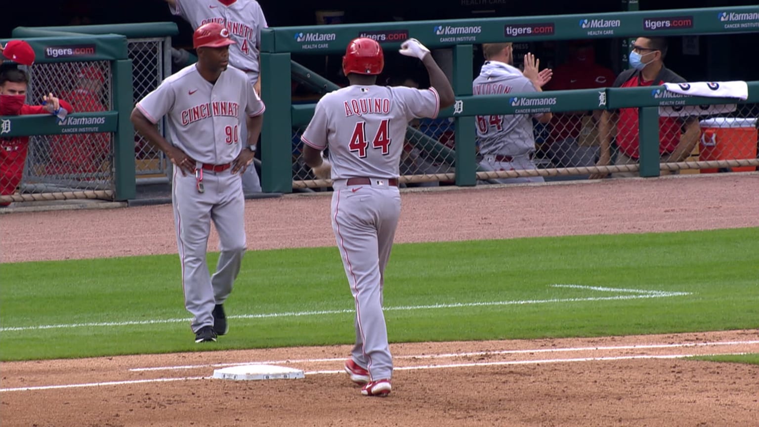 Aristides Aquino drops in an RBI single | 08/02/2020 | Cincinnati Reds