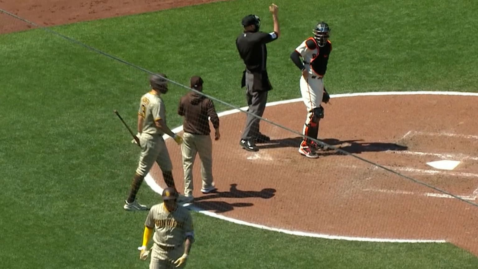 Jayce Tingler is ejected in the top of the 6th inning | 05/08/2021 ...