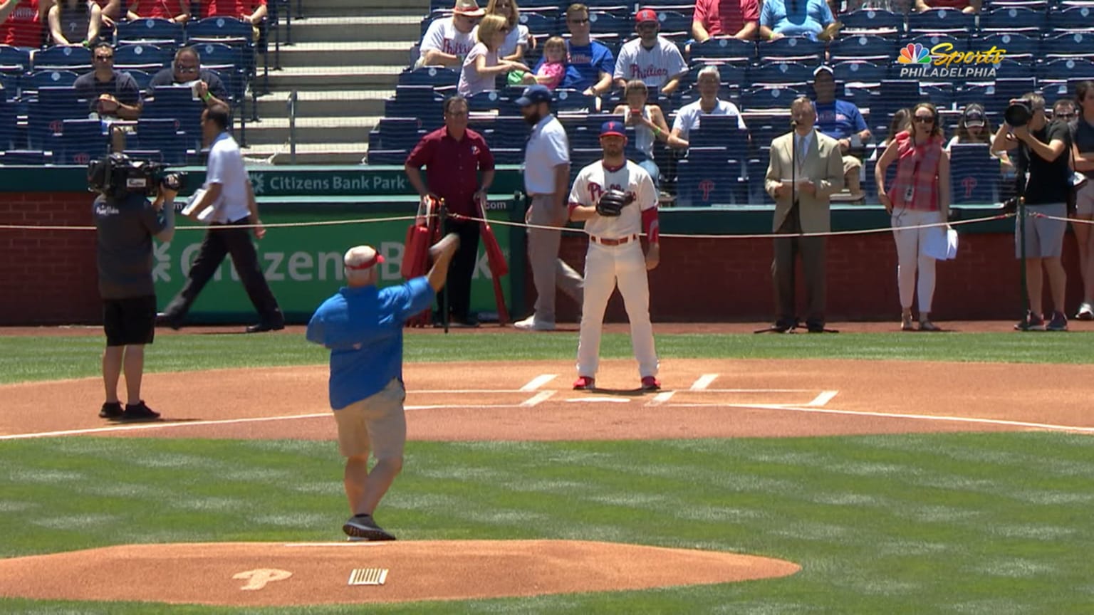 CIN@PHI: Morgan tosses 1st pitch, talks son's debut | 06/09/2019 ...
