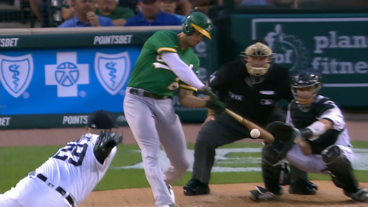 Matt Olson plates Starling Marte on a double to left | 08/31/2021 ...