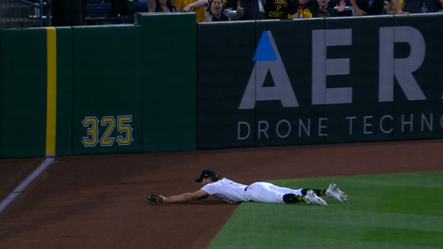 Jake Marisnick dives twice in left field | 04/30/2022 | MLB.com