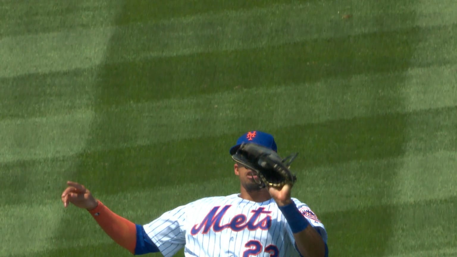 PIT@NYM: Altherr charges in to make sliding catch | 07/28/2019 | New ...