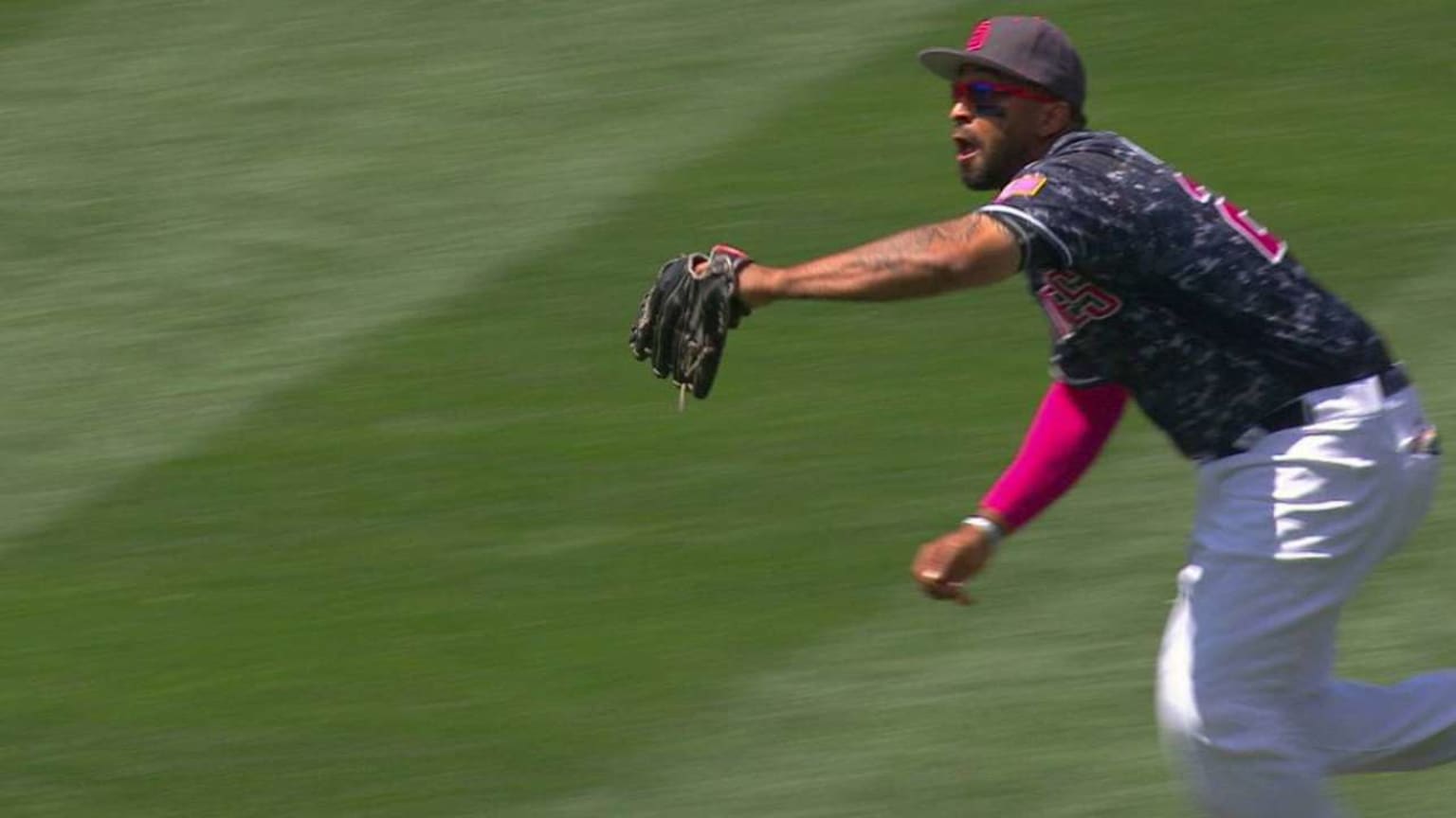 NYM@SD: Kemp dives to steal a hit from Harvey | 05/08/2016 | San Diego ...
