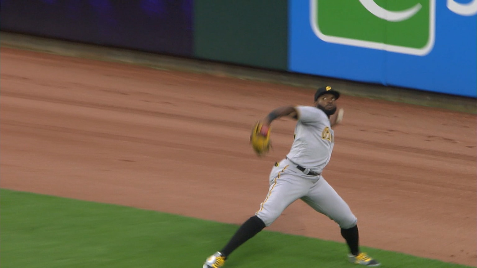 Gregory Polanco throws at Nick Senzel at second | 08/14/2020 | MLB.com