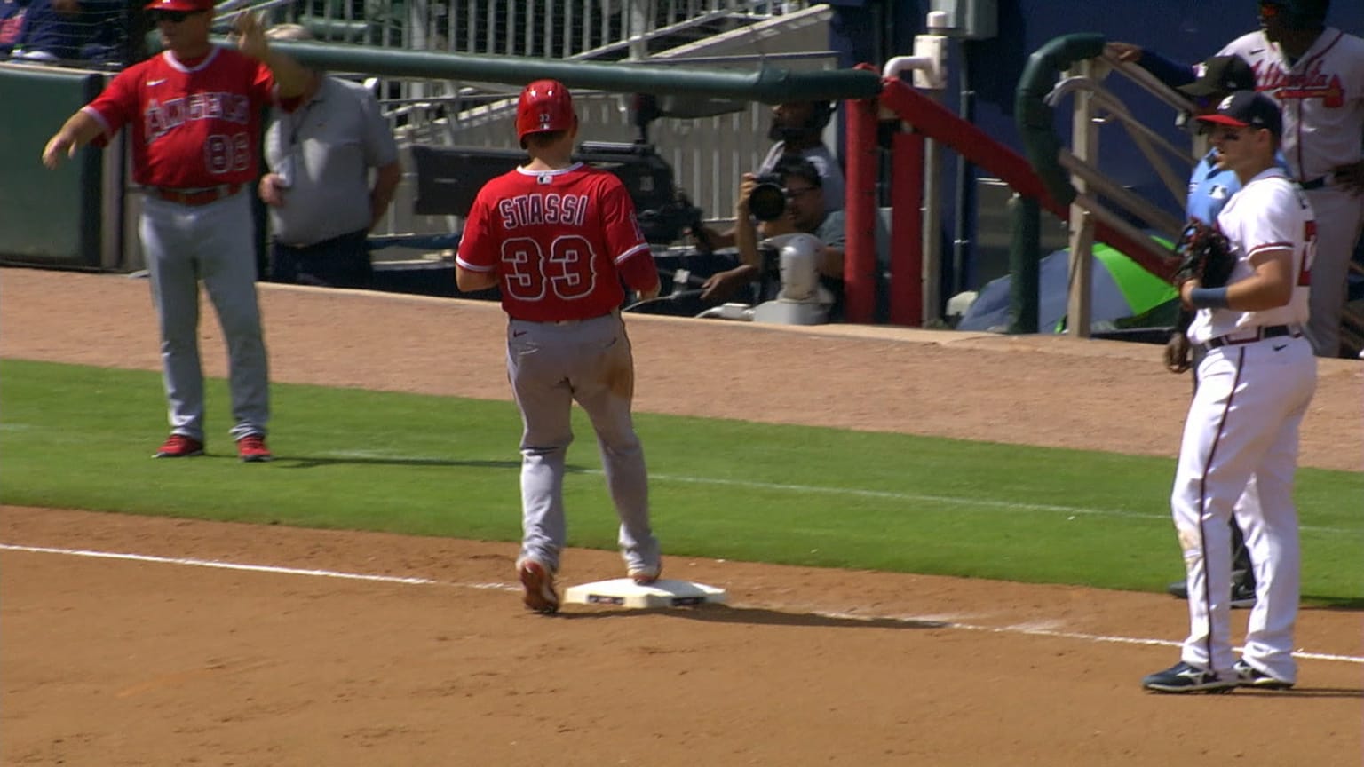 Stassi lifts an RBI triple off the right field wall | 07/24/2022 | Los ...