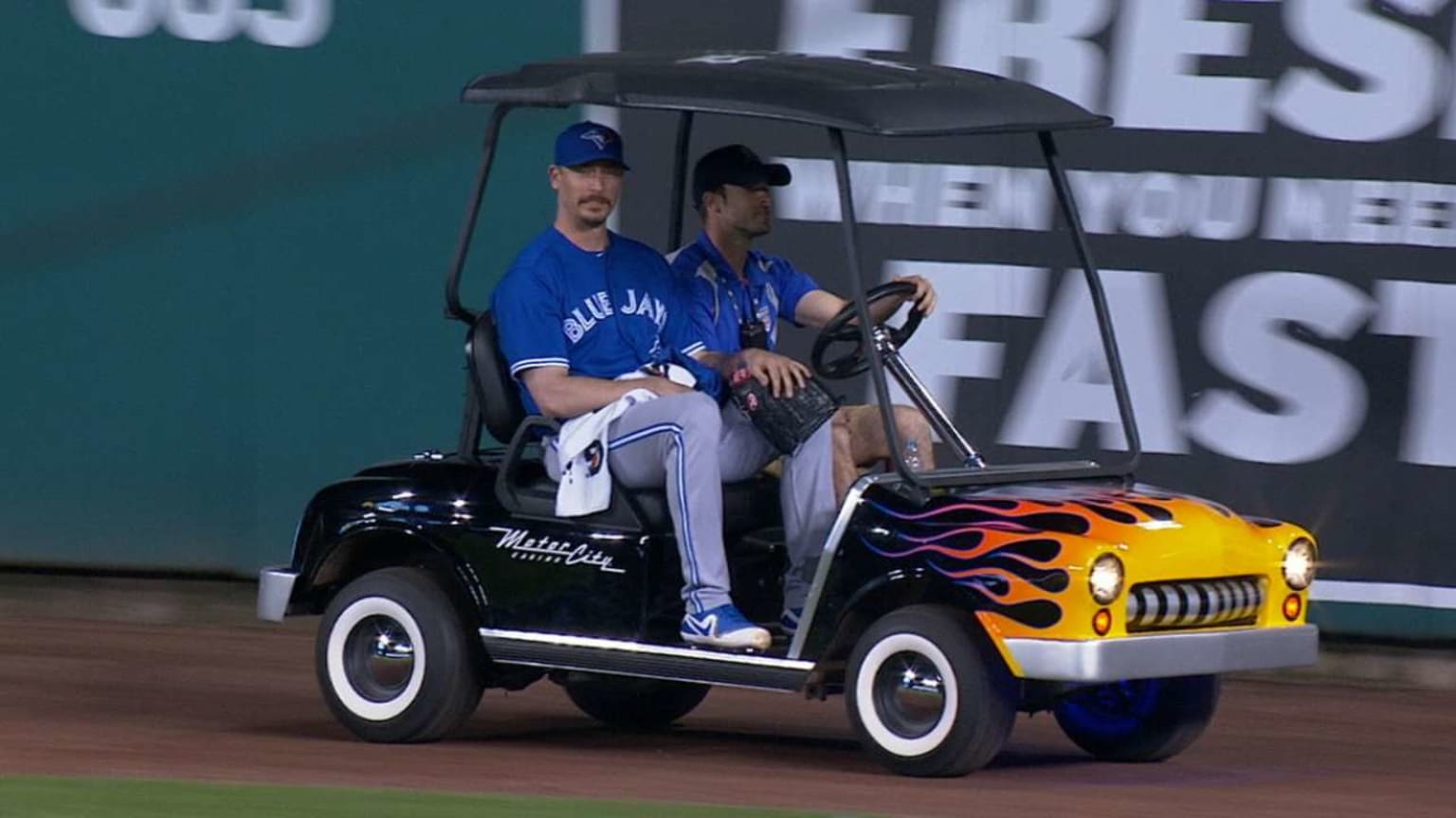 TOR@DET: Axford takes a ride on the bullpen cart | 06/01/2018 | Toronto ...