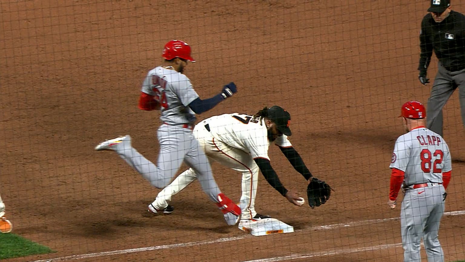 Cueto gets out on wacky play at first when overturned | 07/06/2021 ...