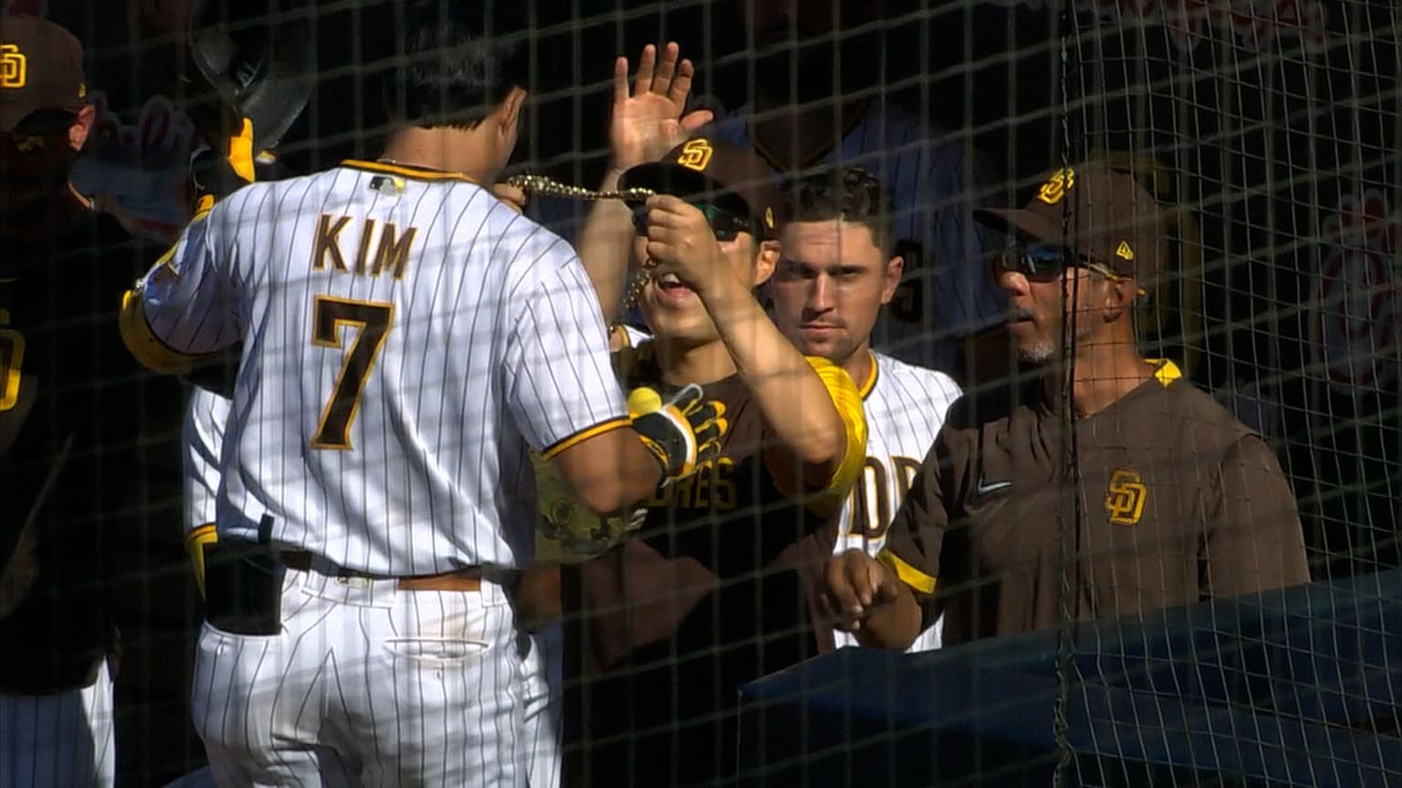 Ha-Seong Kim drills a solo homer to center field | 09/23/2021 | San ...