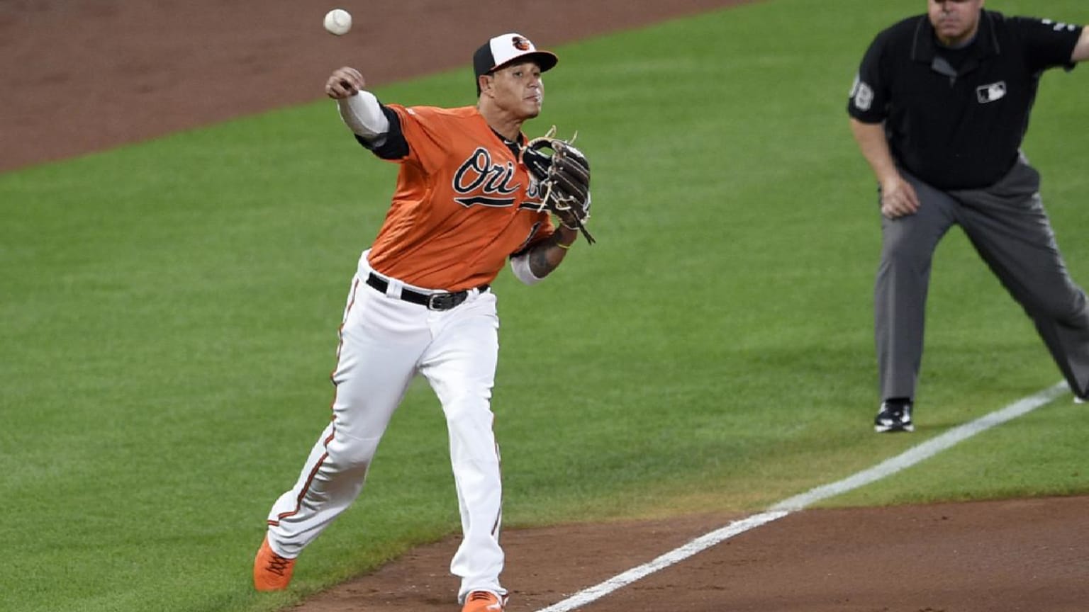 Manny Machado's arm strength on display | 01/29/2018 | MLB.com