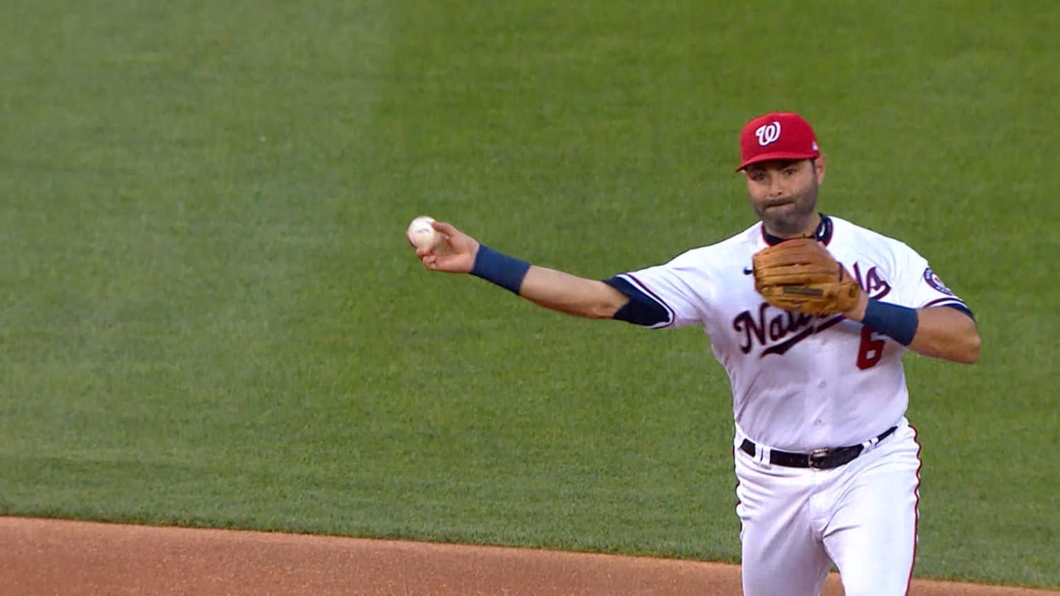 Alex Avila makes a nifty play while playing second | 07/01/2021 ...