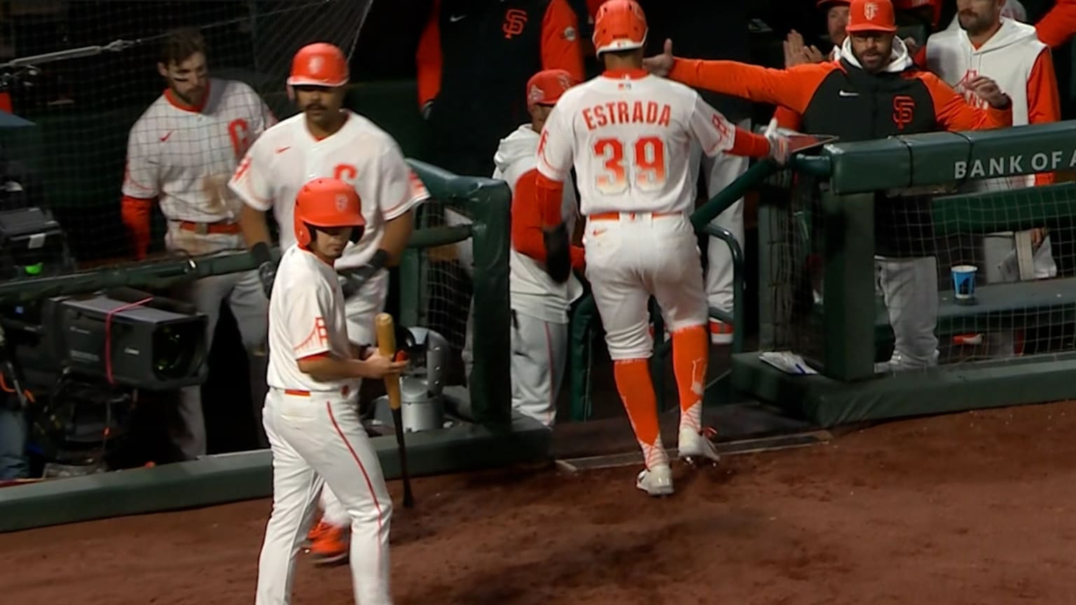 Thairo Estrada scores on a walk in the 5th inning | 05/10/2022 | San ... Thairo Estrada scores on a walk in the 5th inning | 05/10/2022 | San ...