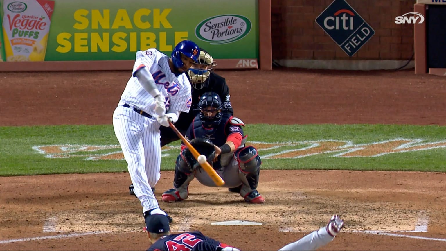 Dominic Smith's hits an RBI single in the 7th | 04/23/2021 | MLB.com