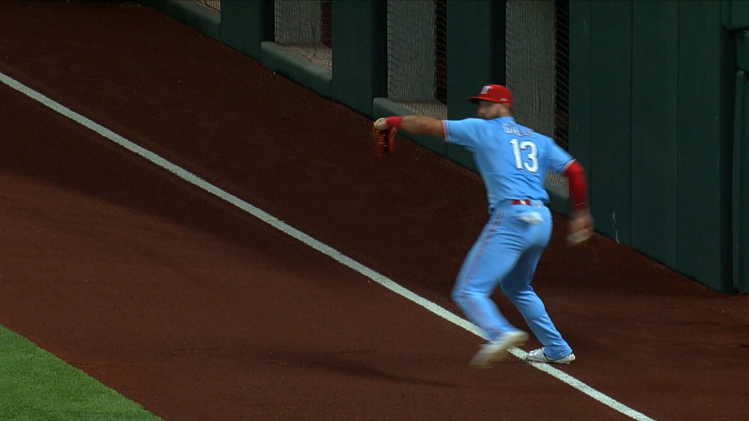 Joey Gallo throws out Goodwin at second base | 08/09/2020 | Texas Rangers