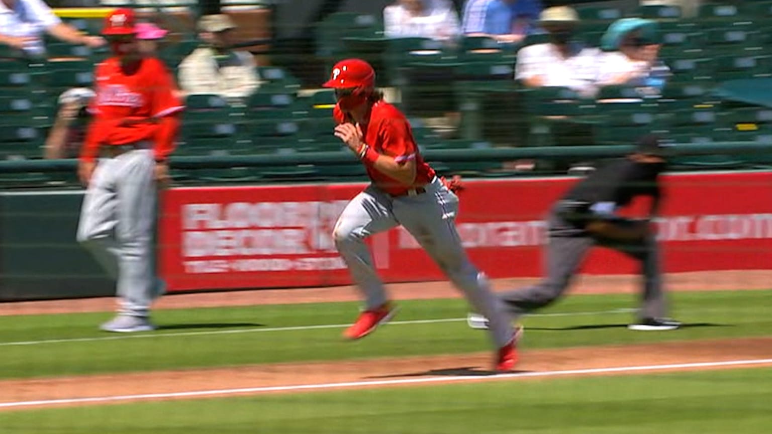 Andrew Knapp empuja con sacrificio | 14/03/2021 | Los Phillies de ...