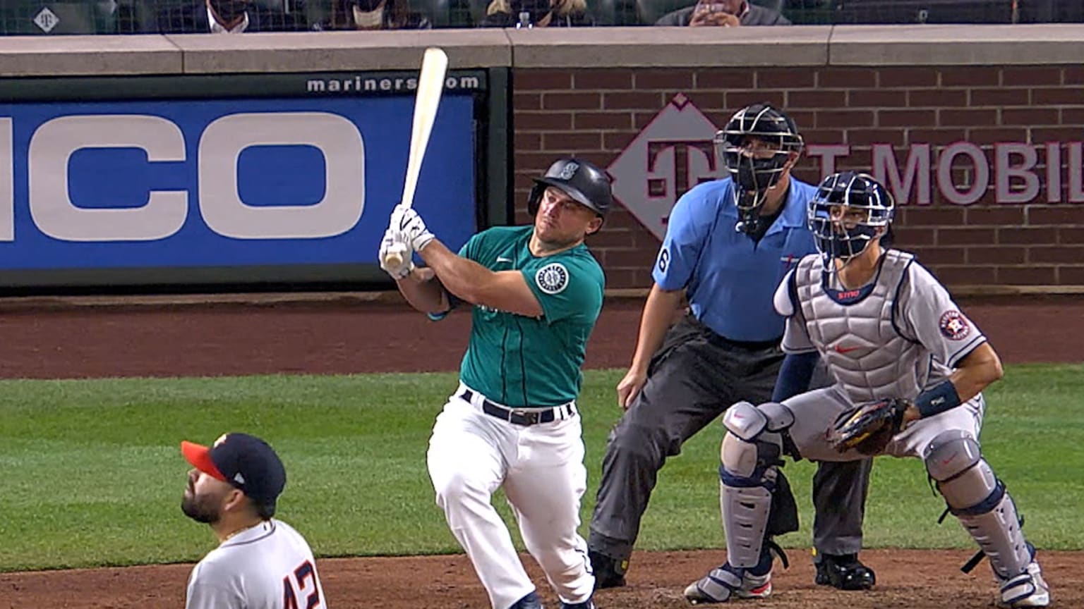Kyle Seager drills a two-run double to right field | 04/16/2021 ...