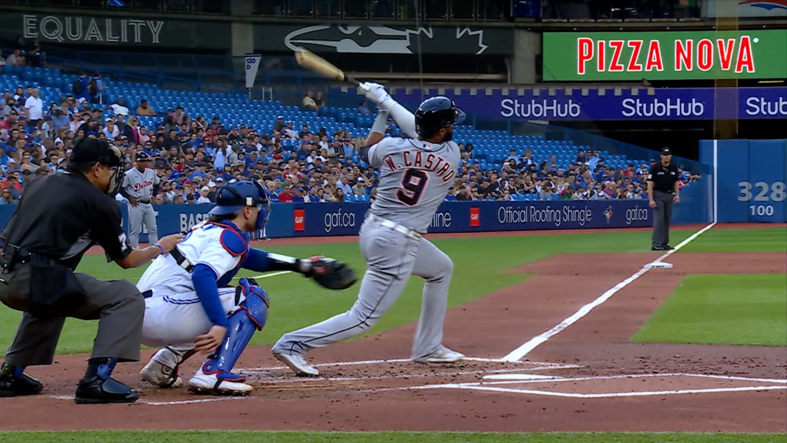 Willi Castro hits a solo home run out to center field | 07/28/2022 ...