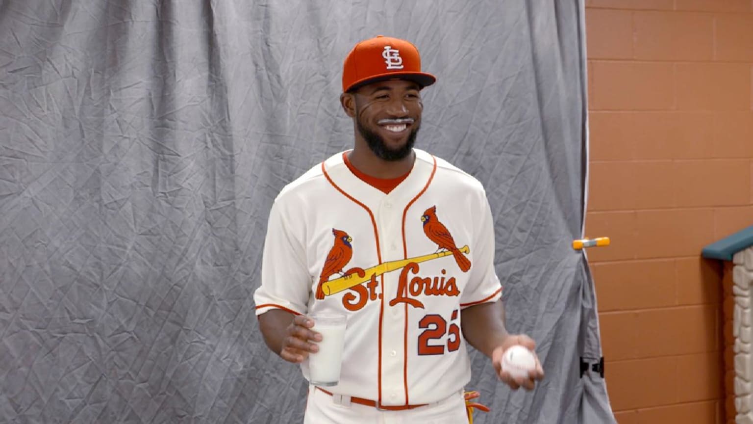 Dexter Fowler milk mustache | 05/04/2017 | MLB.com