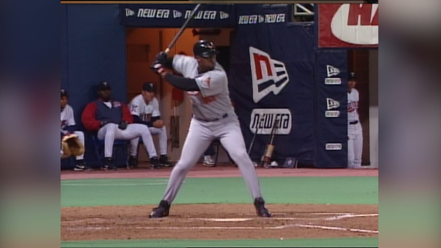 Charles Johnson connects for a solo home run | 04/15/2000 | MLB.com