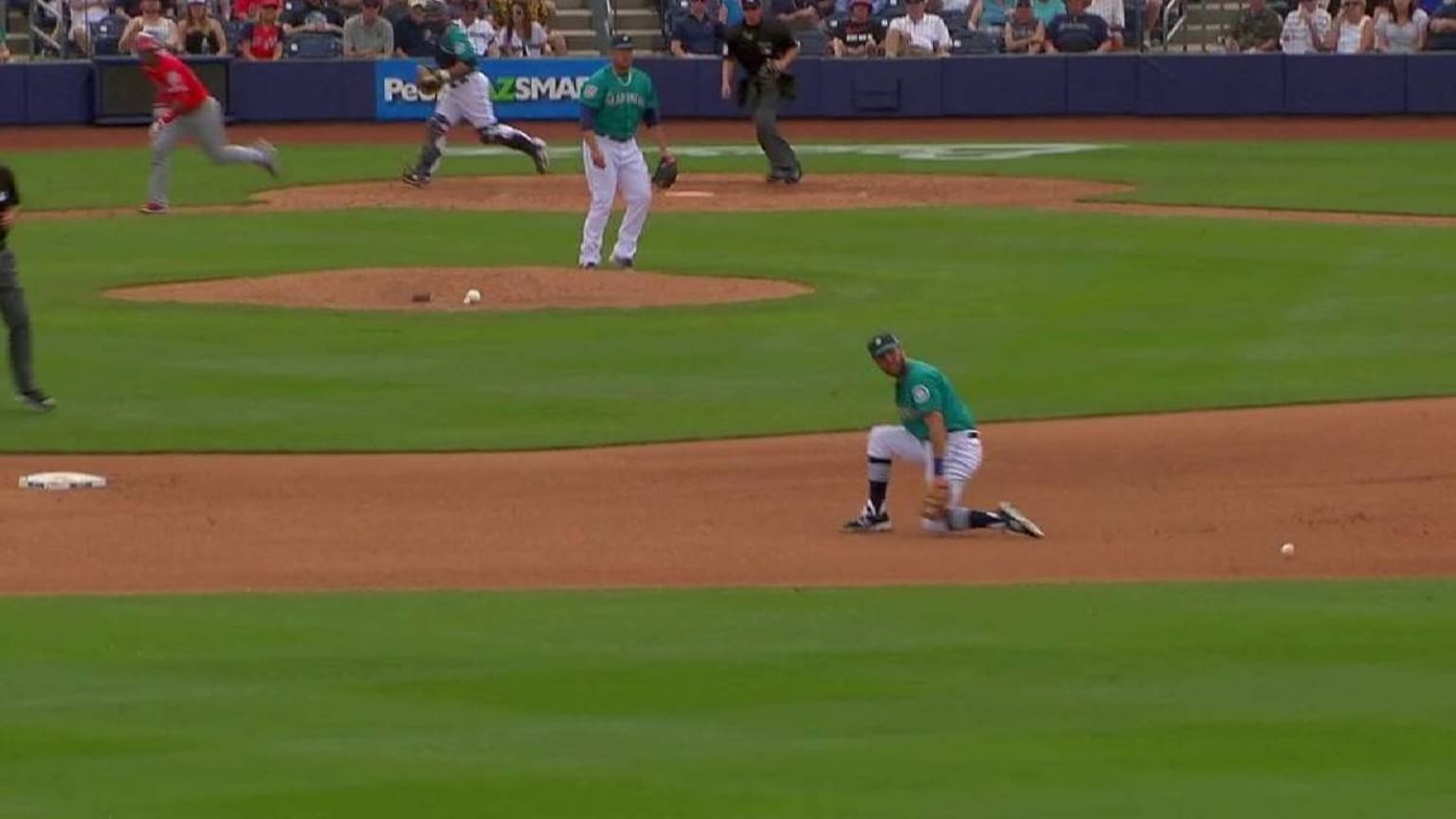 Roberto Baldoquin reaches on a fielding error by shortstop Chris Taylor ...