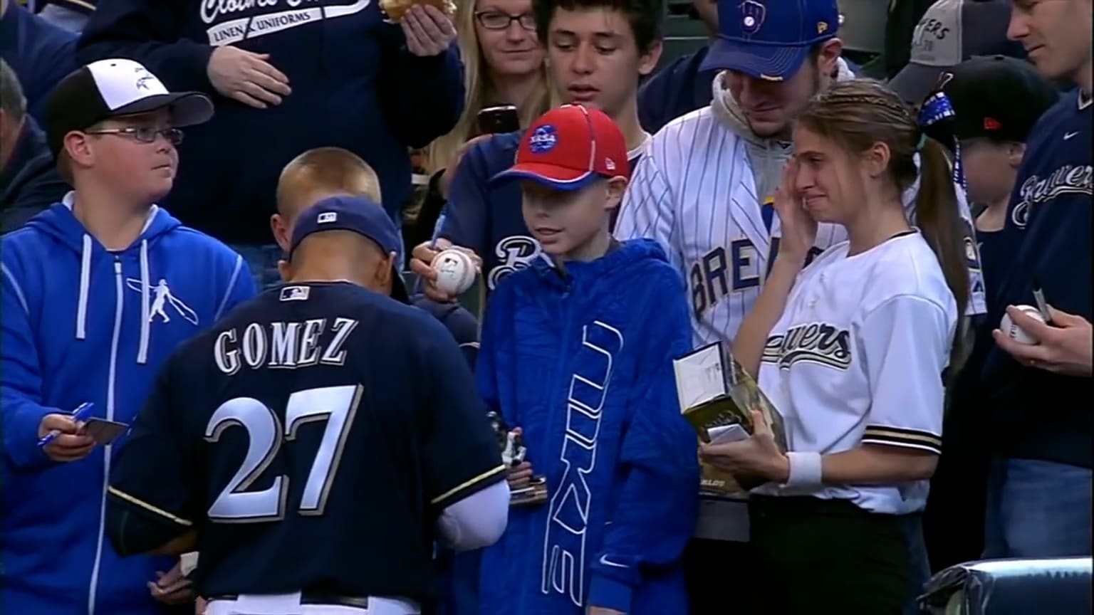 Gomez makes a young fan's day | 04/27/2014 | MLB.com