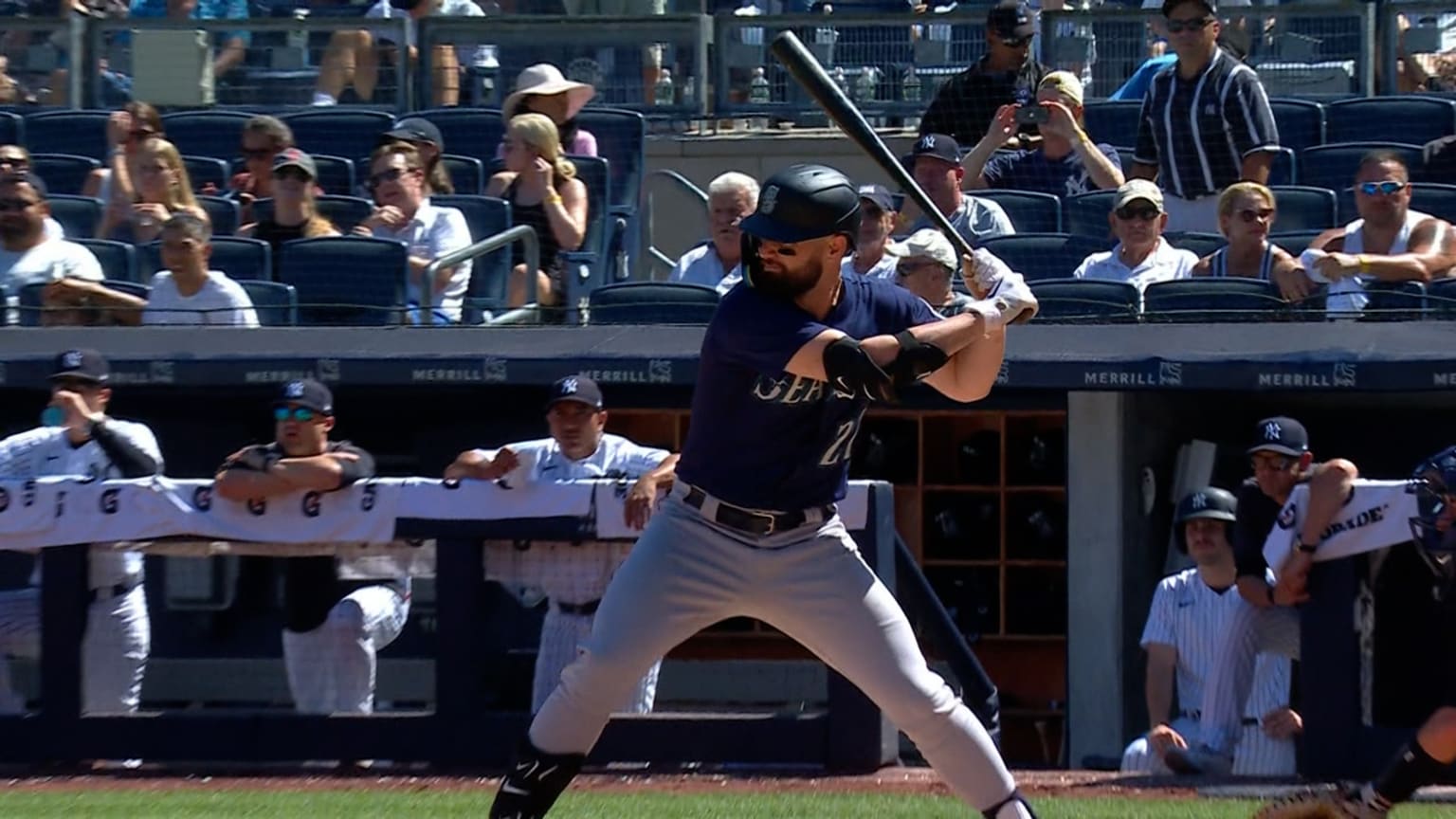 Jesse Winker hammers a solo home run to right field | 08/03/2022 | MLB.com