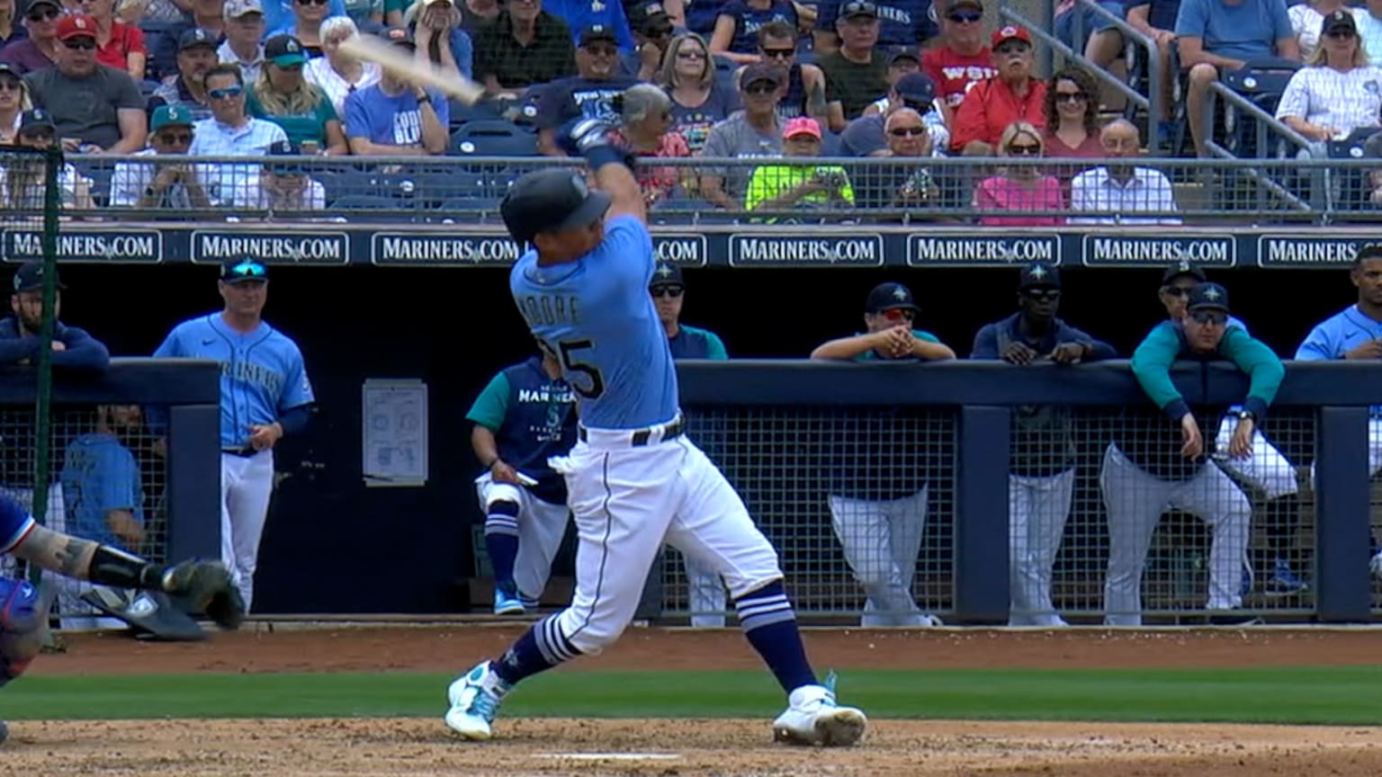 Dylan Moore clobbers a solo home run to left field | 03/28/2022 ...