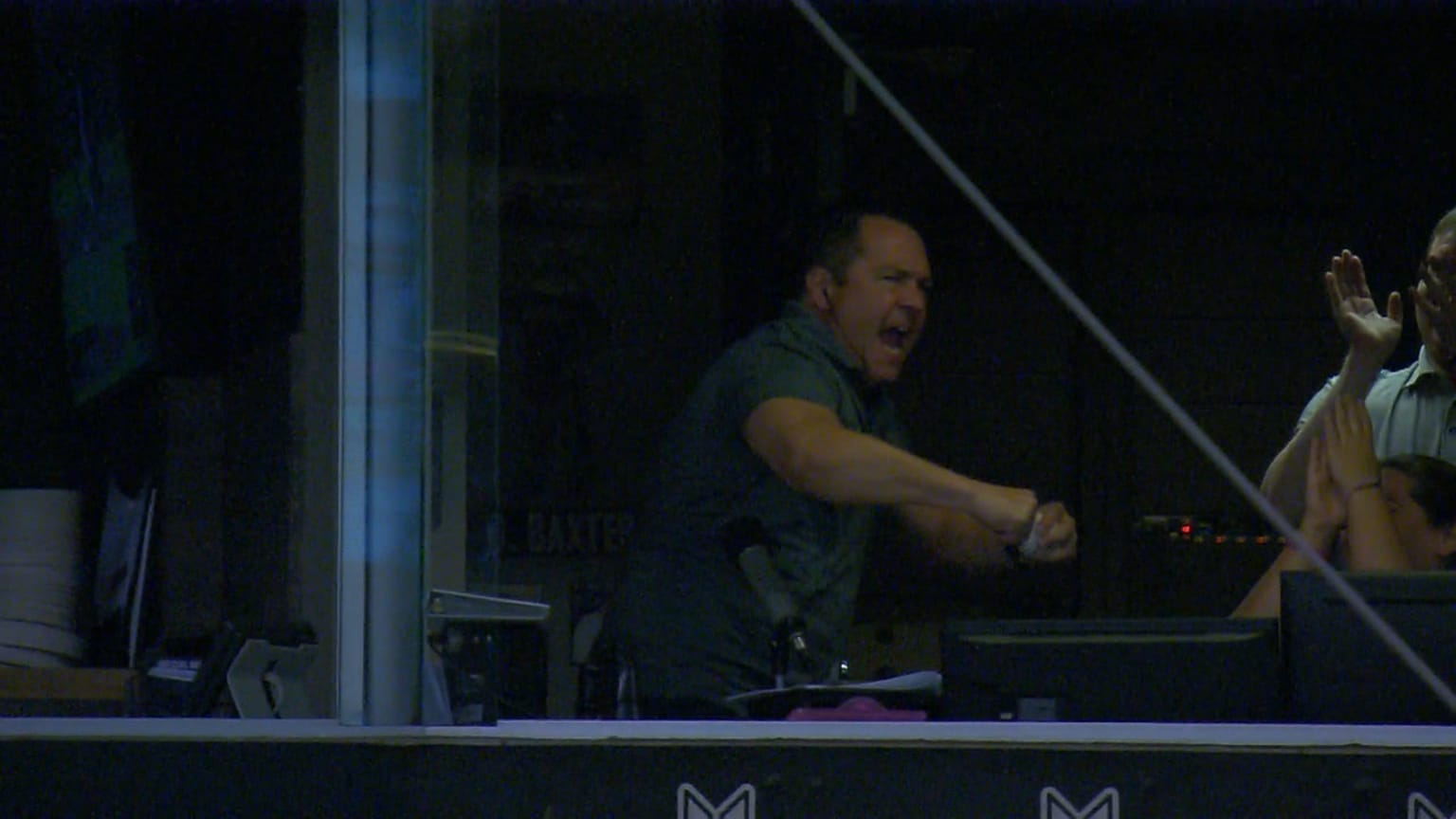 P.A. announcer's excellent snag | 07/19/2019 | Texas Rangers