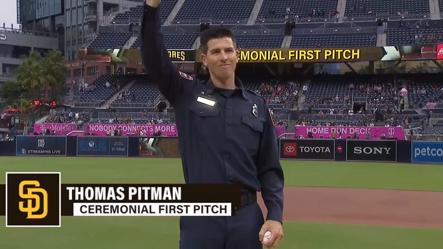 6/7/19: Ceremonial First Pitch | 07/06/2019 | Lasmayores.com