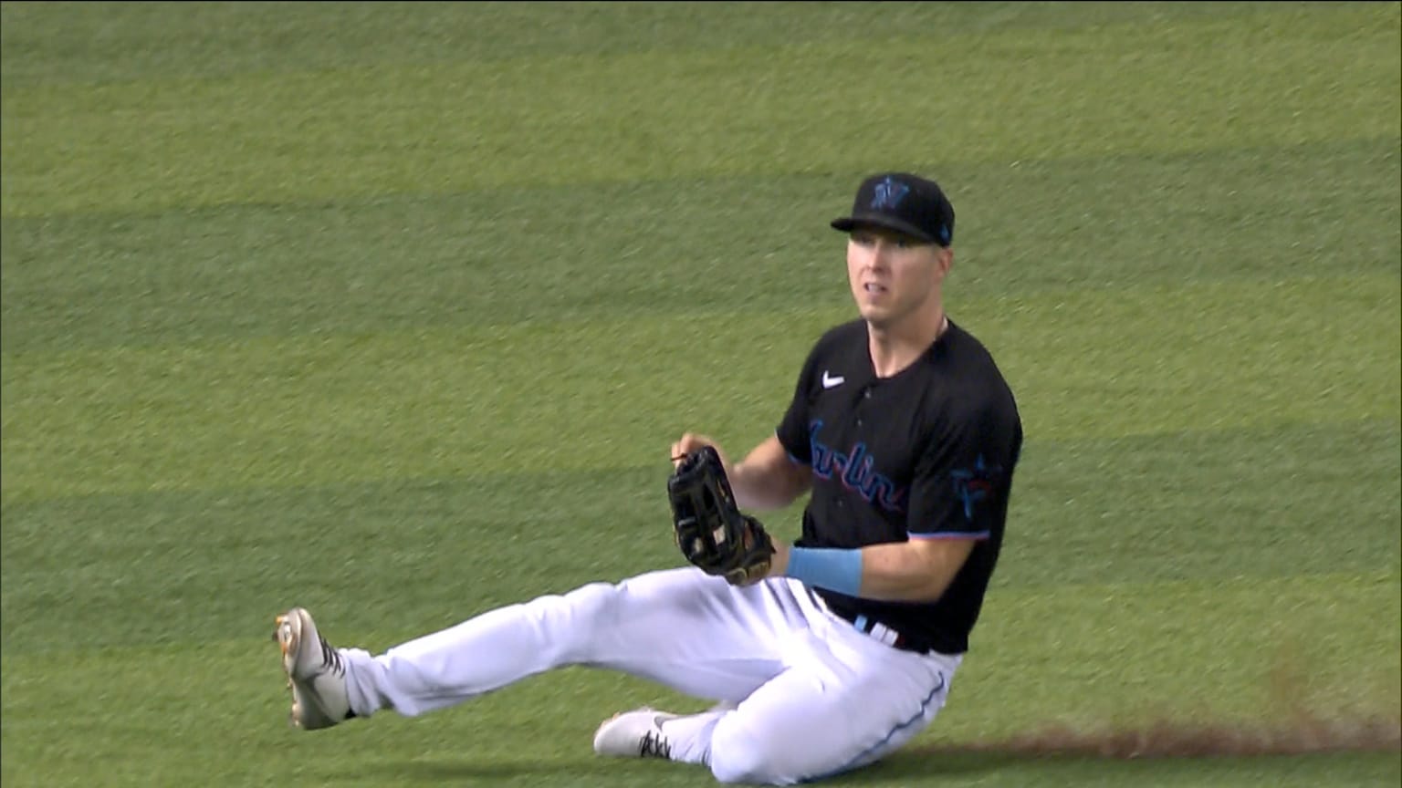 Corey Dickerson makes a nice sliding grab in the 3rd | 06/11/2021 | MLB.com