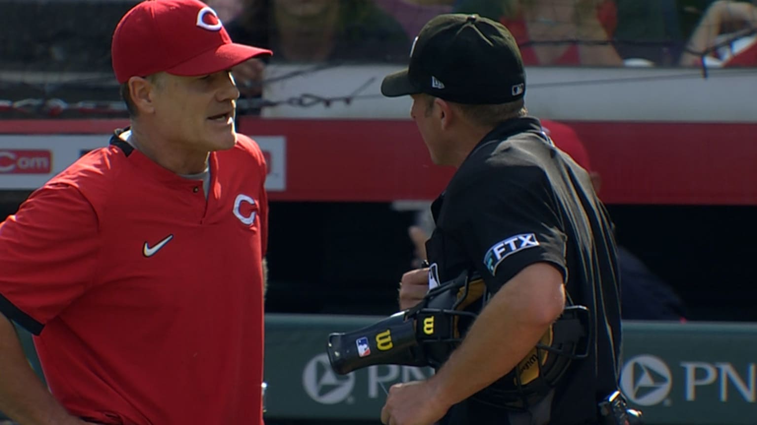 David Bell ejected after Kyle Farmer was hit by pitch | 07/02/2022 ...