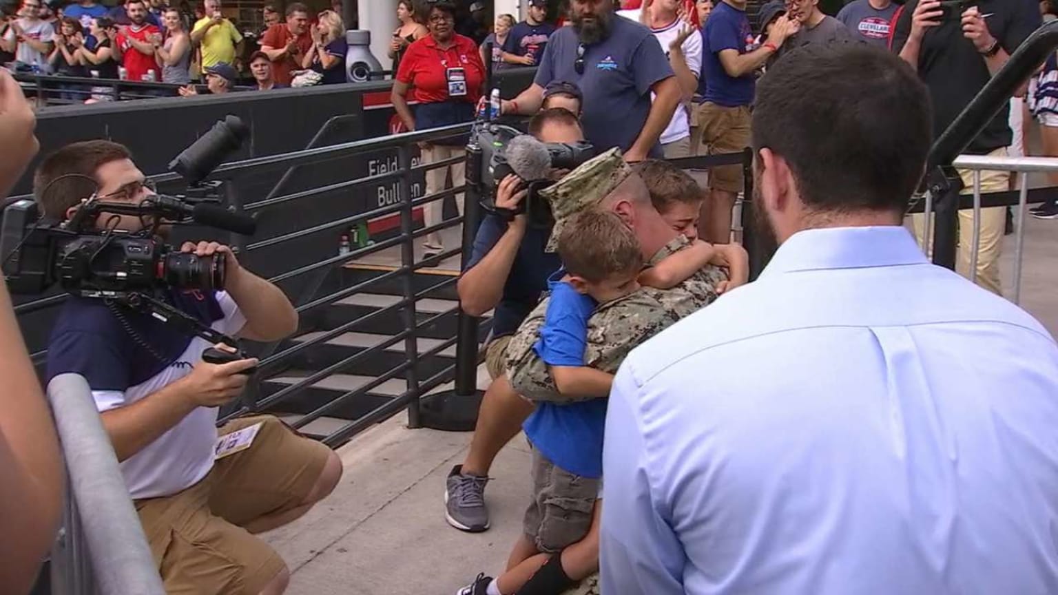 MIN@CLE: Coast Guard Officer returns to surprise sons | 08/06/2018 | St ...