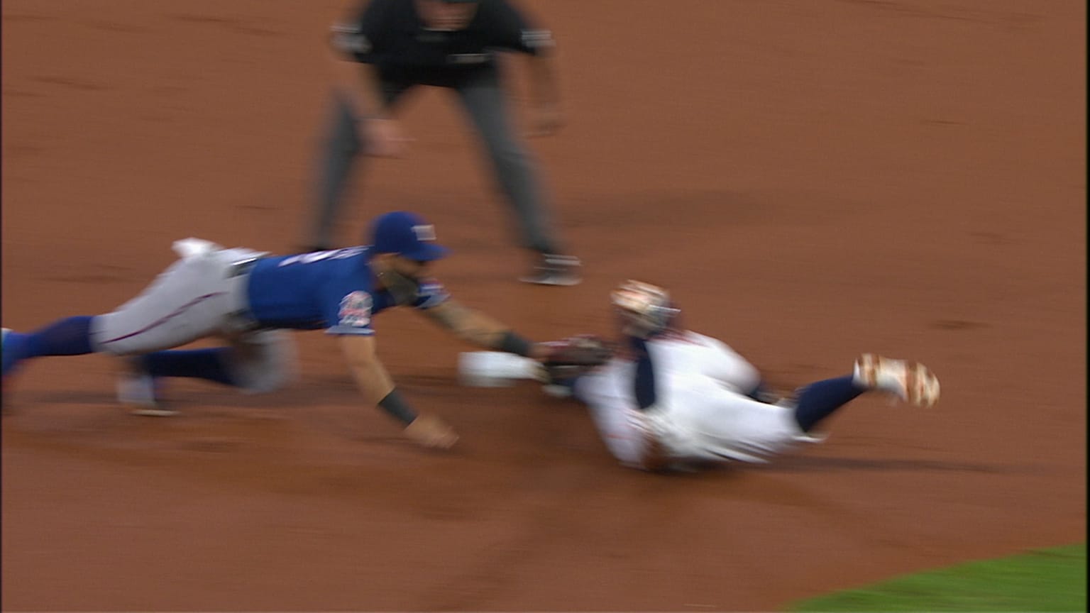 TEX@HOU: Springer gets back safely to second | 05/09/2019 | Houston Astros