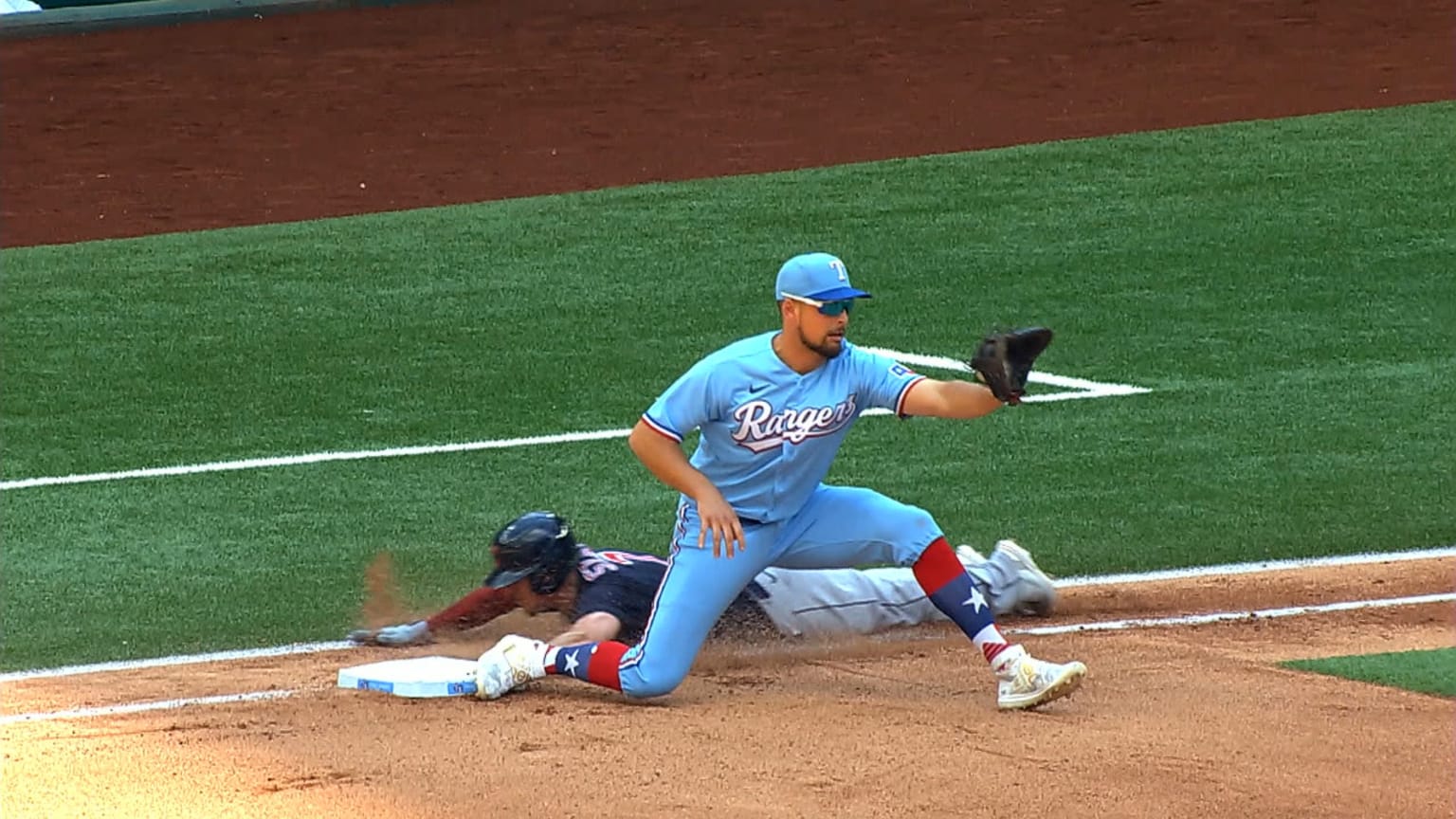 Cleveland challenges out called at first base | 10/03/2021 | Boston Red Sox