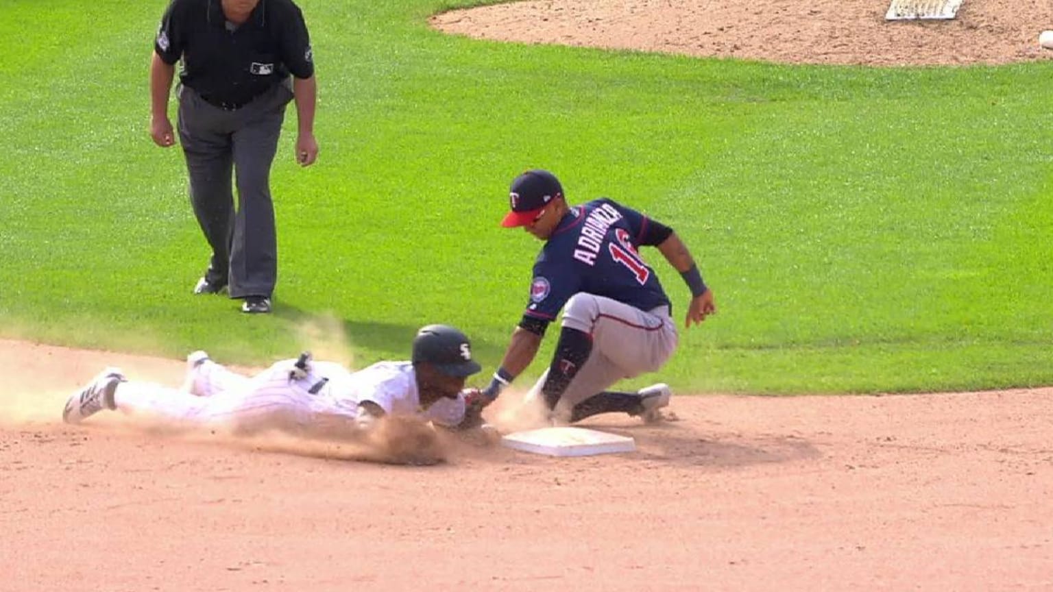 Wilson throws out Anderson | 06/28/2018 | Minnesota Twins