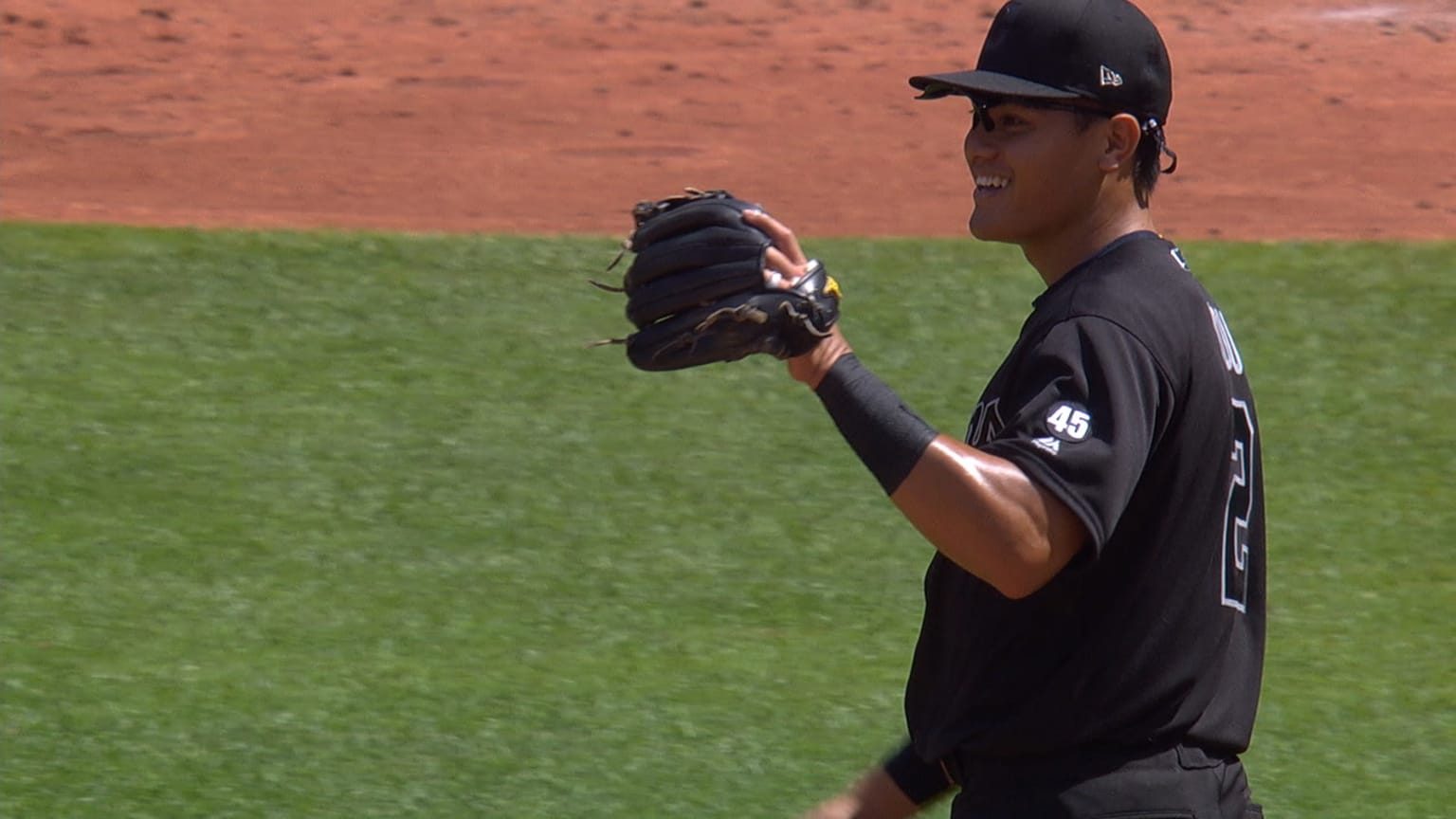 KC@CLE: Chang nabs Merrifield with a smooth play | 08/25/2019 | MLB.com