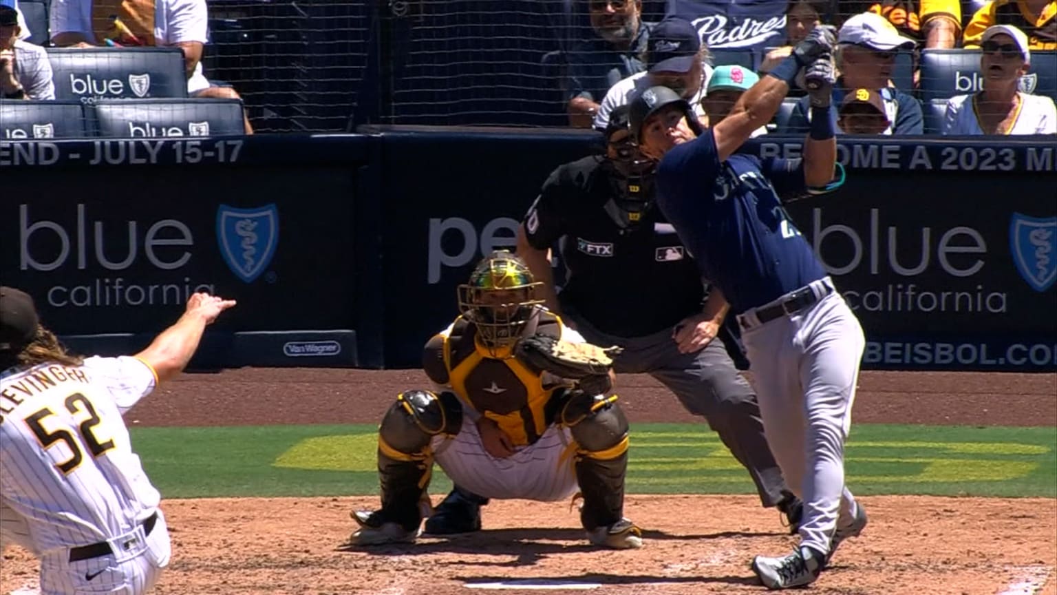 Moore pulls a two-run double down the left-field line | 07/05/2022 ...