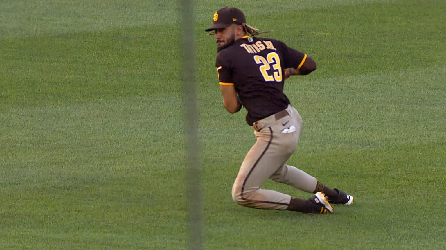Fernando Tatis Jr. makes a sliding stop up the middle | 07/16/2021 ...