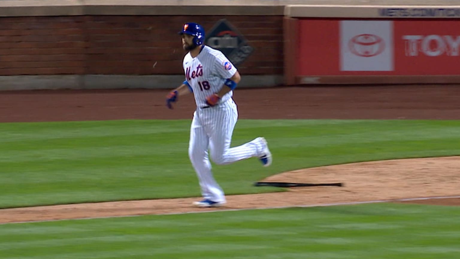 José Peraza gets hit by a pitch with the bases loaded | 07/09/2021 ...