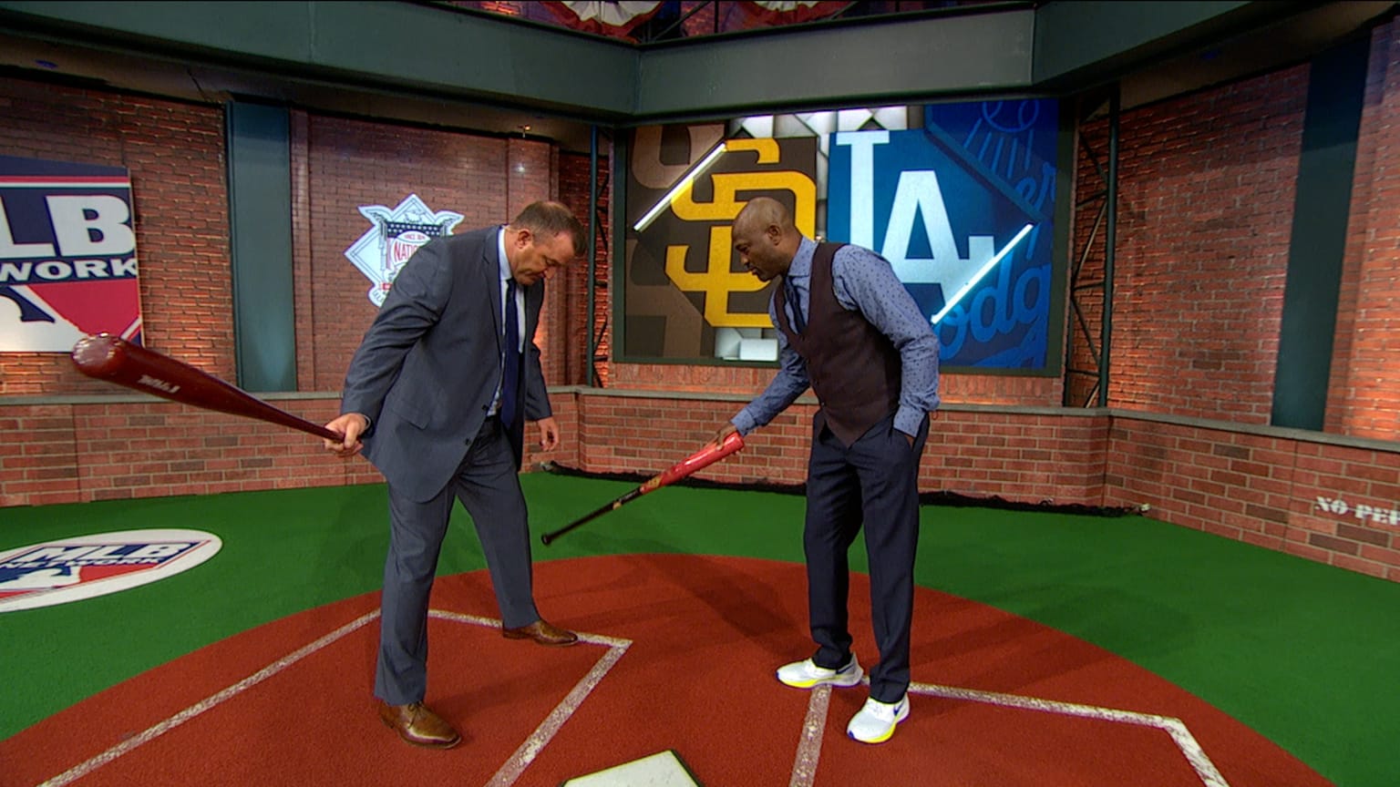 MLB Tonight breaks down Corey Seager's smooth swing | 04/24/2021 | Los ...