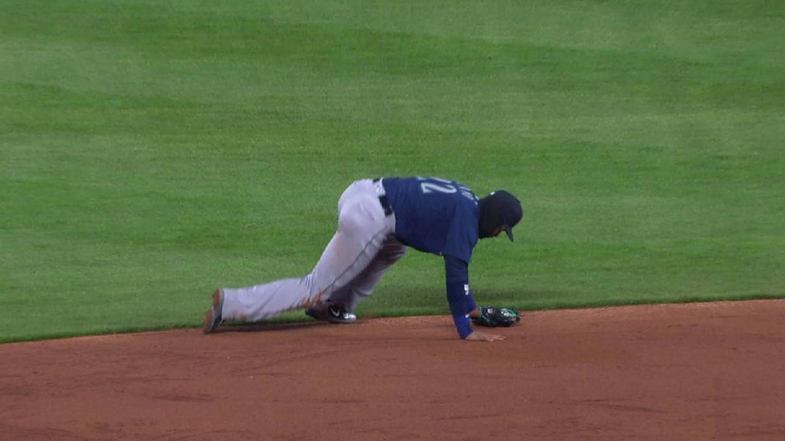 SEA@KC: Cano snags a Merrifield liner at second | 04/09/2018 | Seattle ...