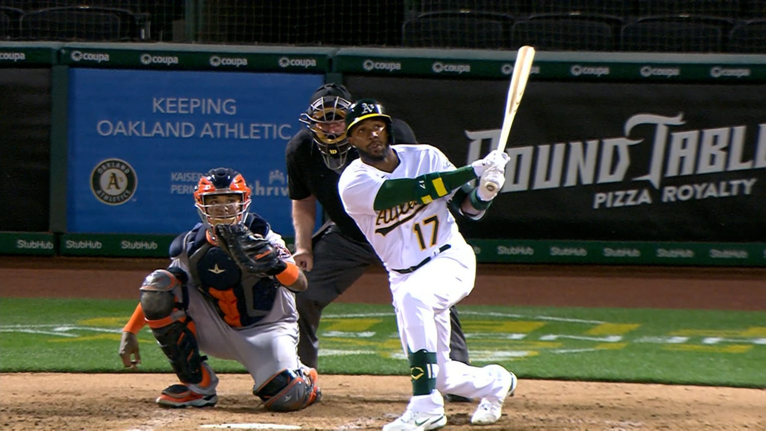 Elvis Andrus picks up his first hit with the A's | 04/01/2021 | Athletics