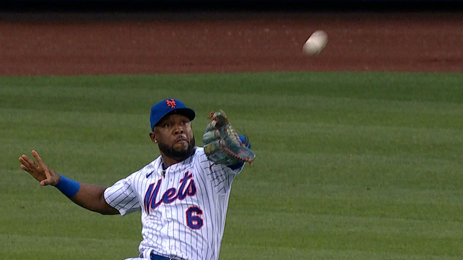 Starling Marte makes a smooth sliding grab in right | 07/27/2022 | New ...