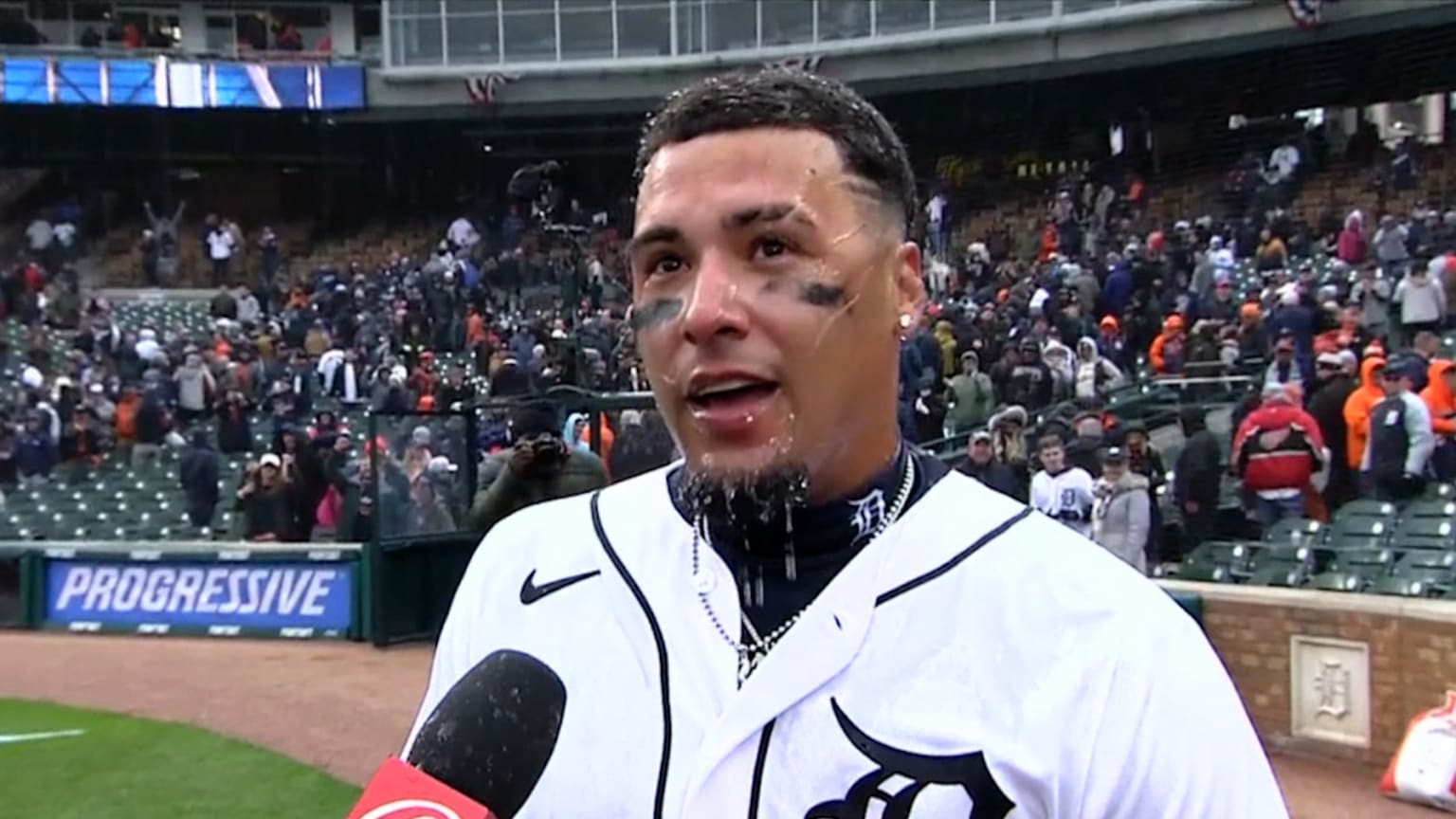 Javier Báez discusses his walk-off hit in debut | 04/08/2022 | Detroit ...