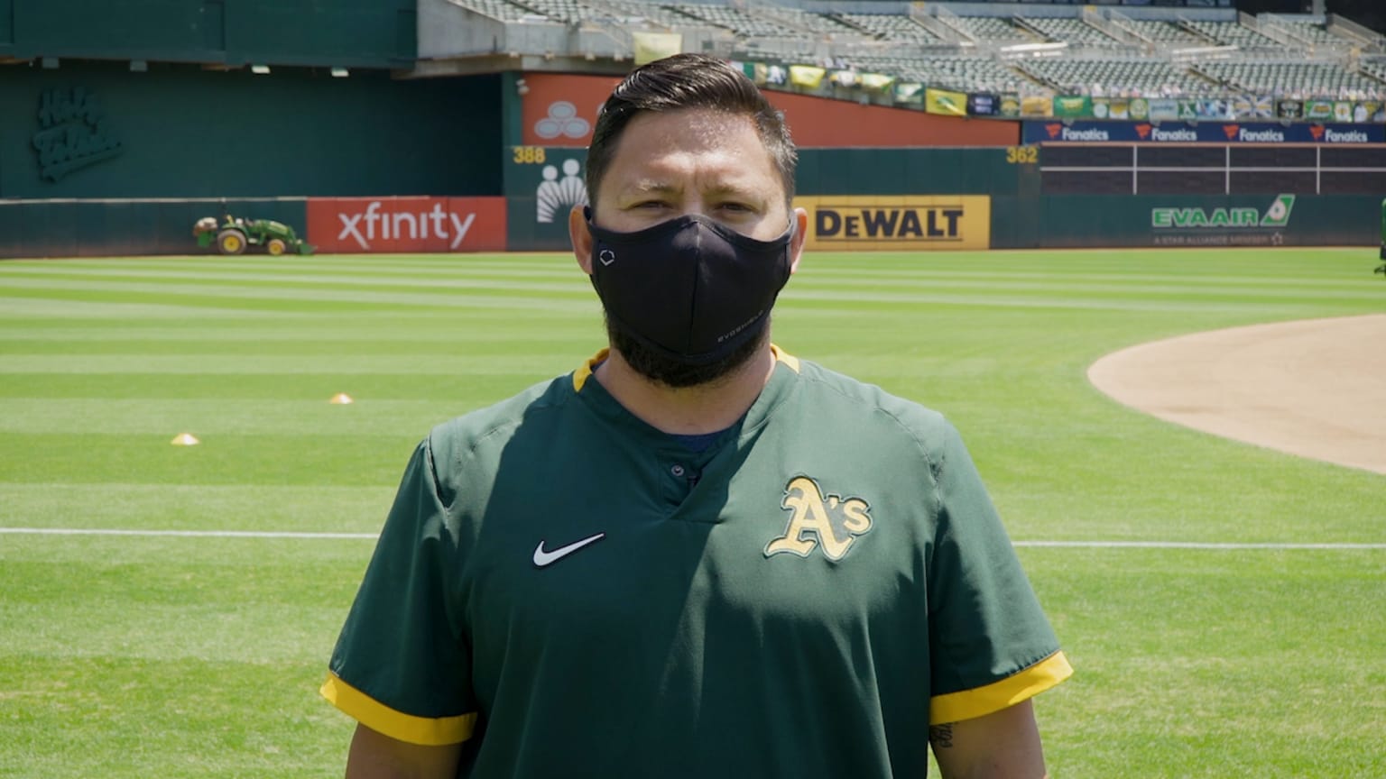 Conditioning exercises from A's coach Josh Cuffe | 08/17/2020 | Athletics