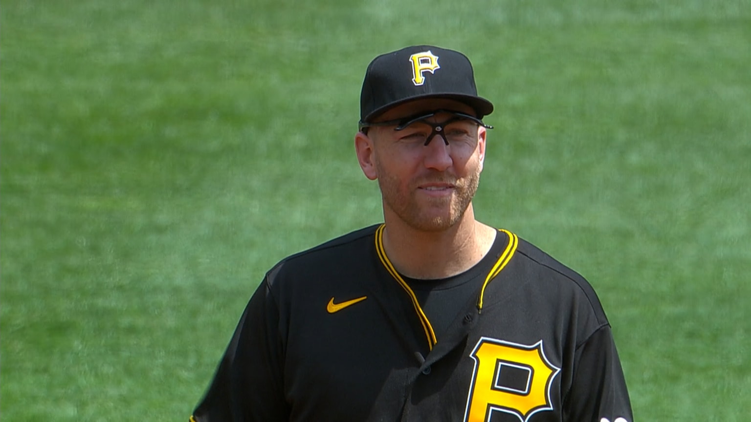 Todd Frazier makes a diving stop at third base | 05/02/2021 ...