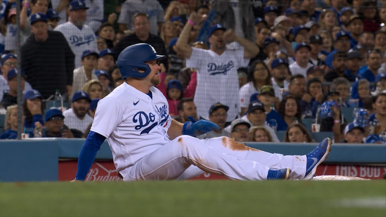 Josh Naylor throws out Max Muncy at 3rd base | 06/17/2022 | Cleveland ...