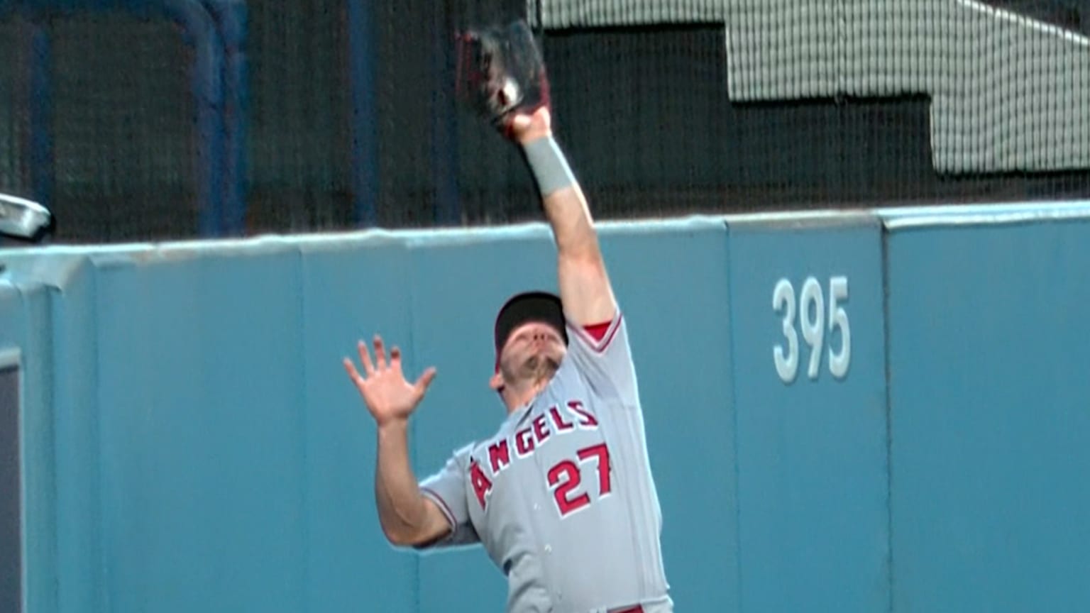 Quick Pitch explores the Premier Plays from June 15 | 06/16/2022 | MLB.com