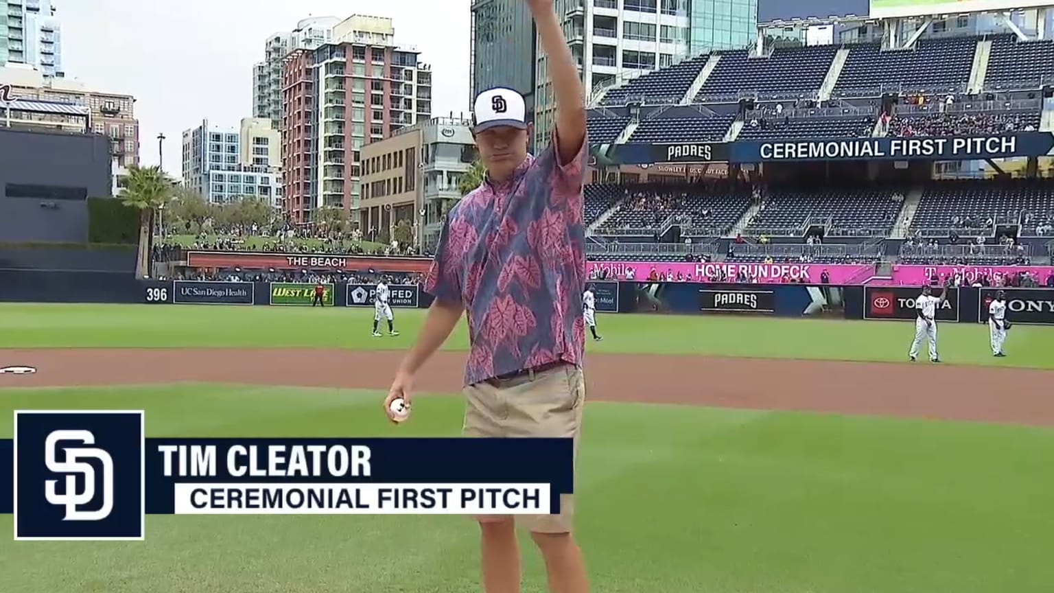 5/08/19: Ceremonial First Pitch | 26/05/2019 | Lasmayores.com